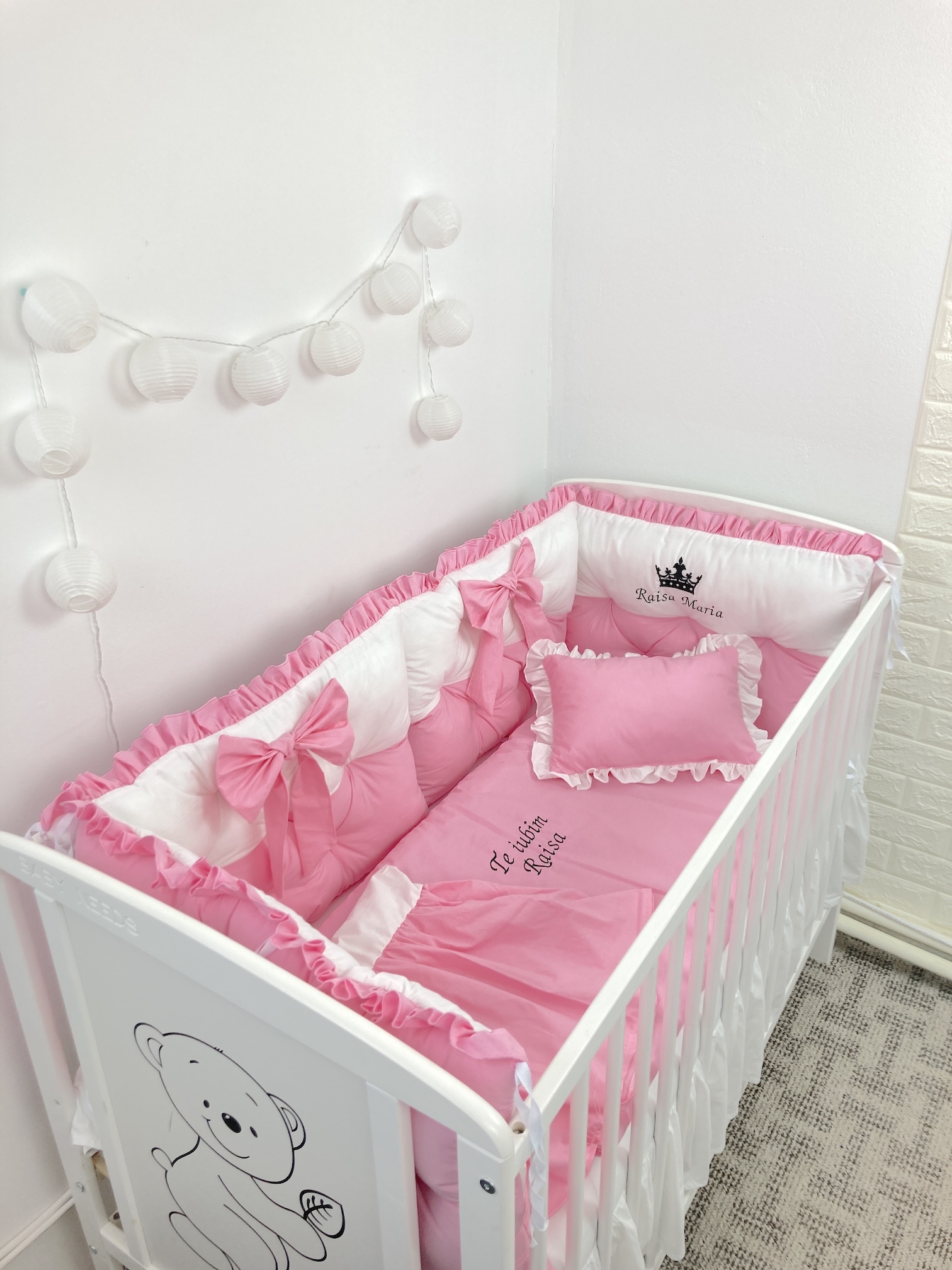Set pătuț bebeluși cu saltea și lenjerie la preț accesibil de ...